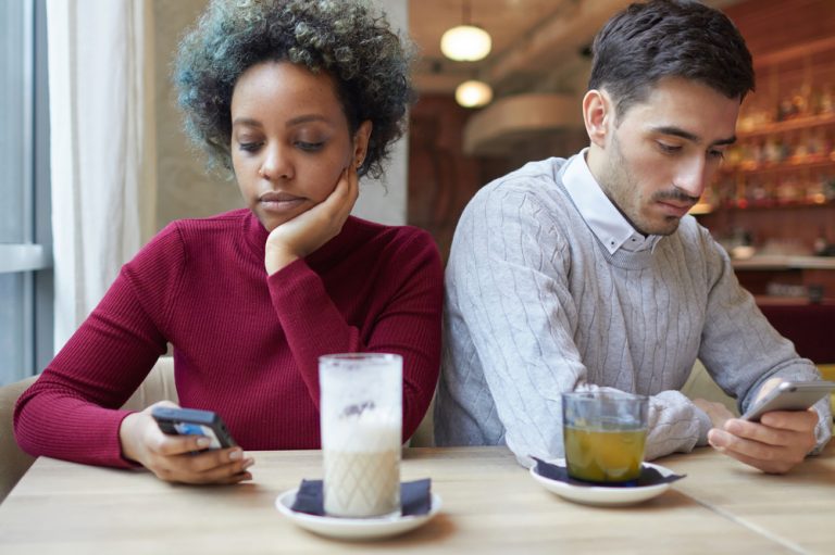 9 Tekenen Van Slechte Communicatie In Een Relatie