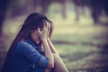 Loop Naar De Hel Voor Het Kwetsen Van Het Aardige Meisje Dat Toch Te ...