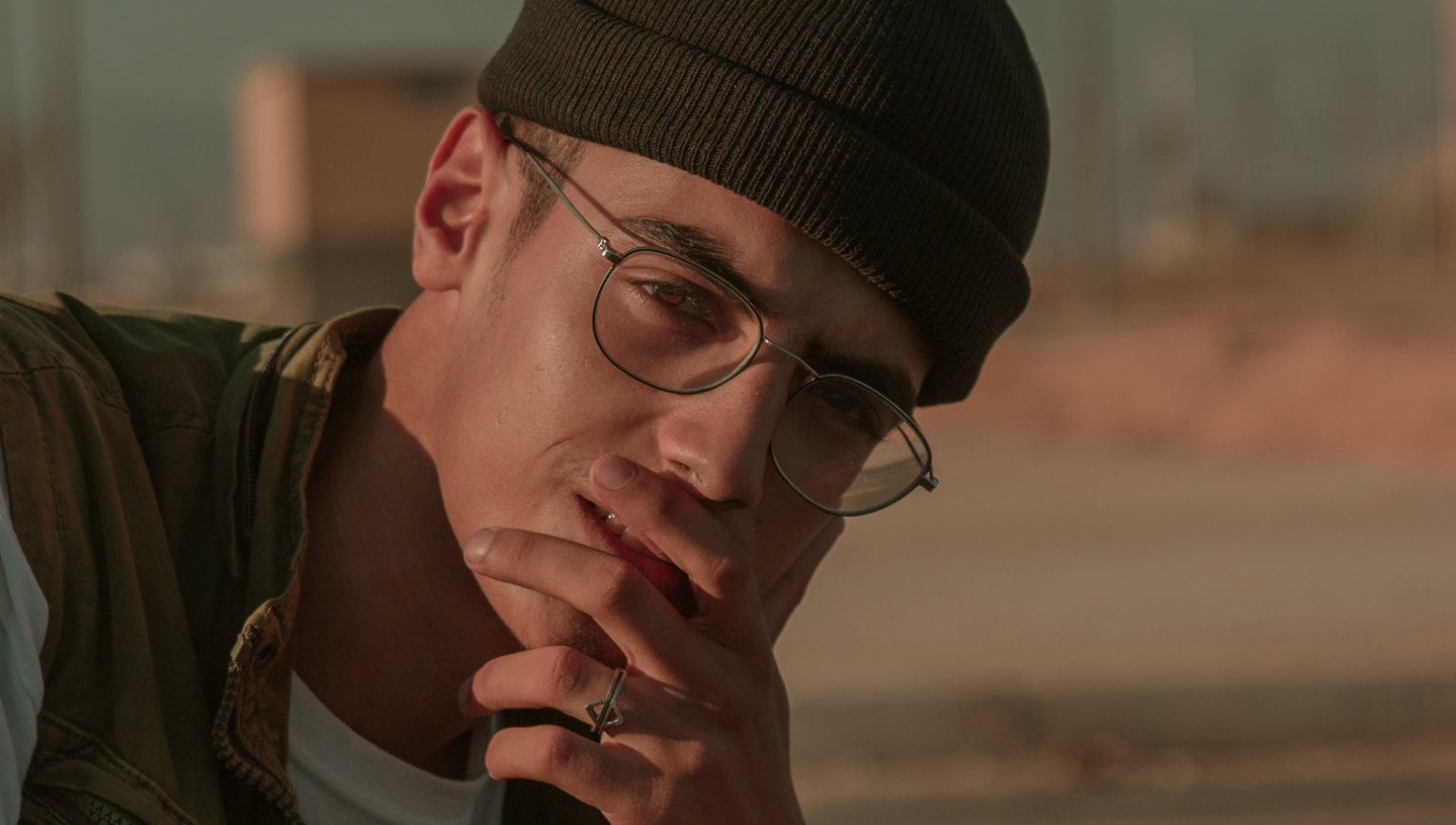 5 Tekenen Dat Je Een Relatie Hebt Met Een Man Die Slecht Is Opgevoed ...