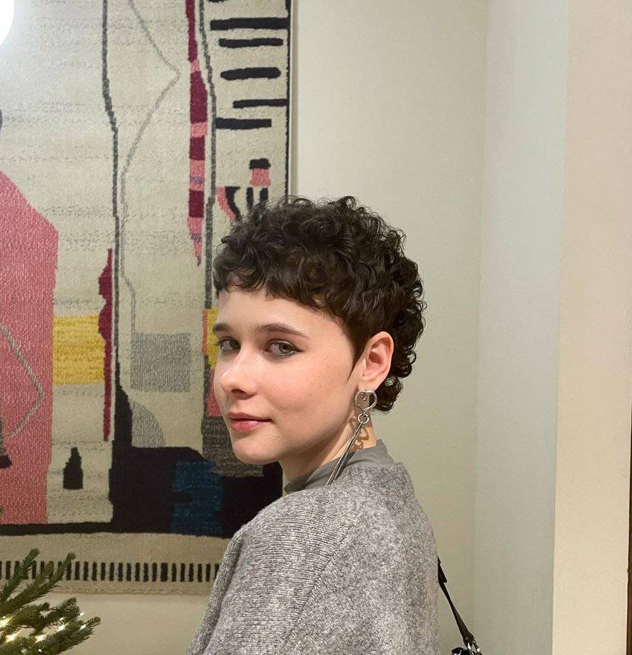 21 Stralend Krullend Pixie-kapsel Voor Elk Type Krul