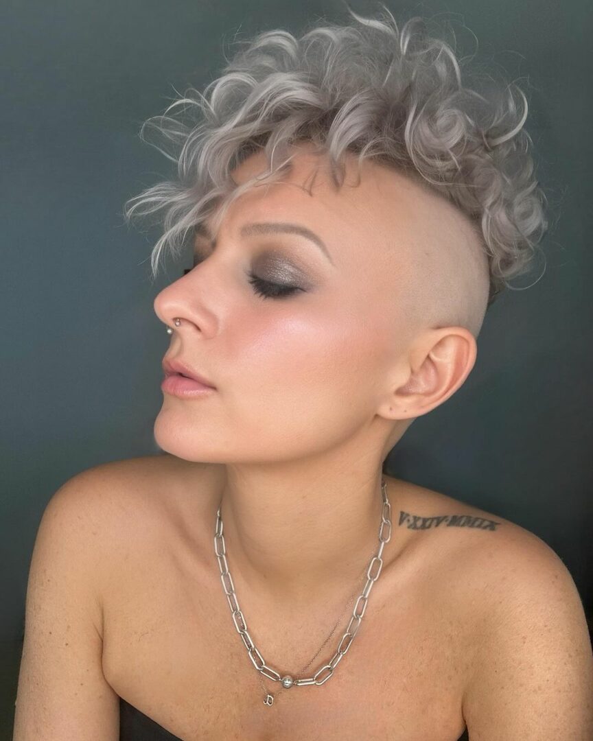 21 Stralend Krullend Pixie-kapsel Voor Elk Type Krul