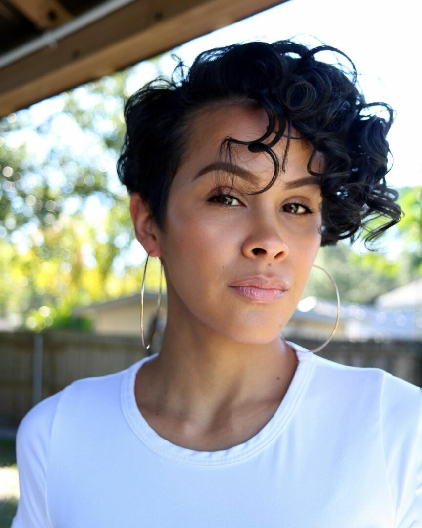 21 Stralend Krullend Pixie-kapsel Voor Elk Type Krul