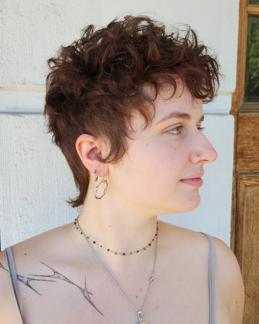 21 Stralend Krullend Pixie-kapsel Voor Elk Type Krul