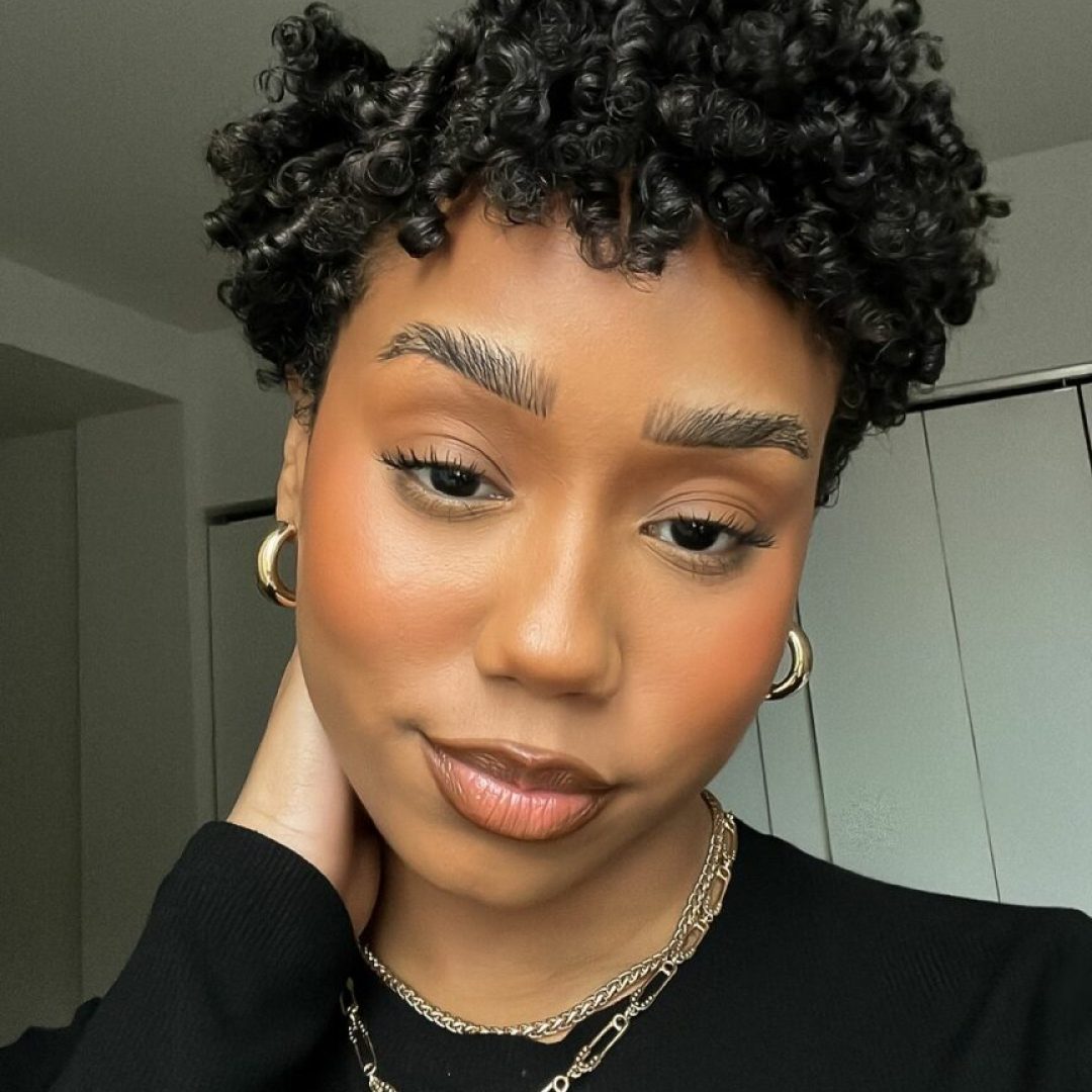 21 Stralend Krullend Pixie-kapsel Voor Elk Type Krul