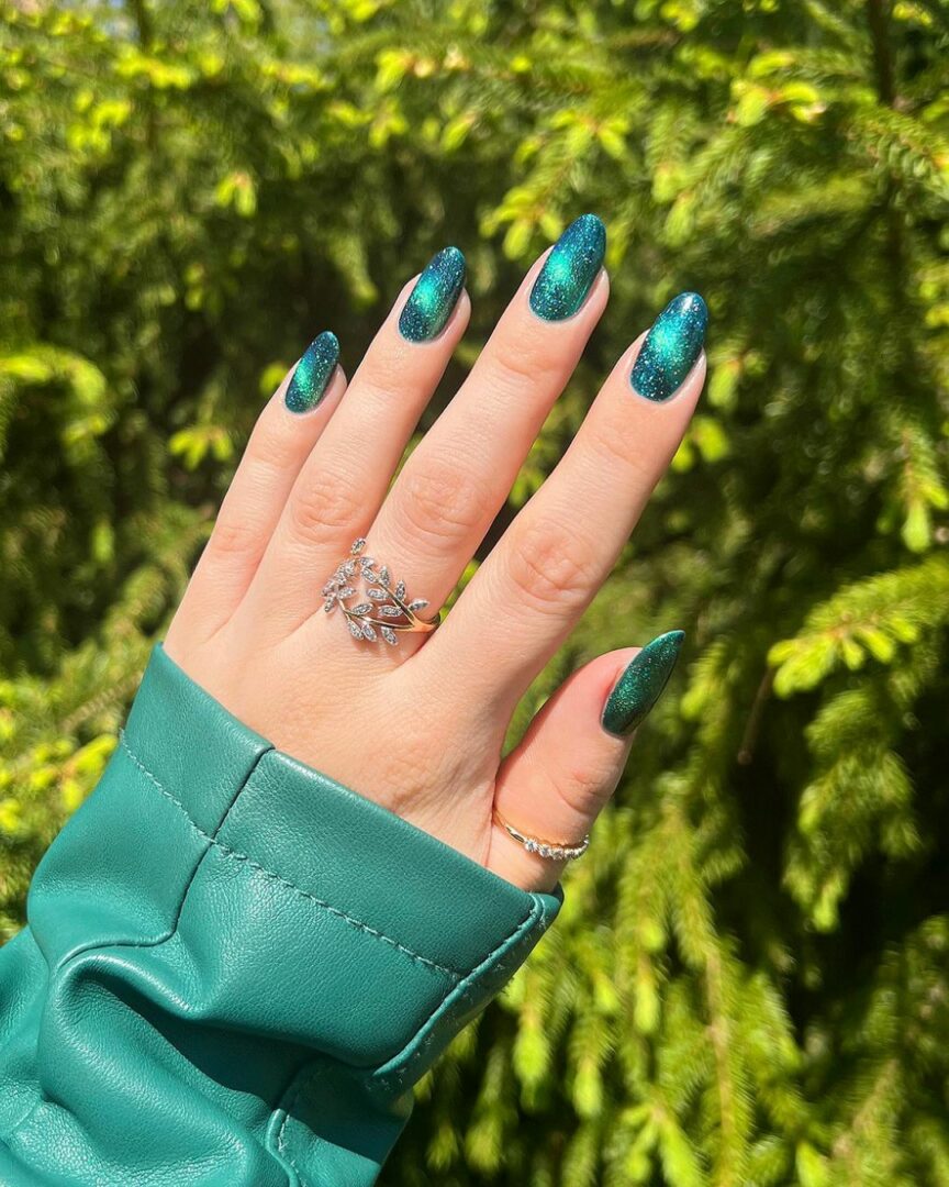 20 Verleidelijke Smaragdgroene Nagels Om Je Winterlook Te Verbeteren